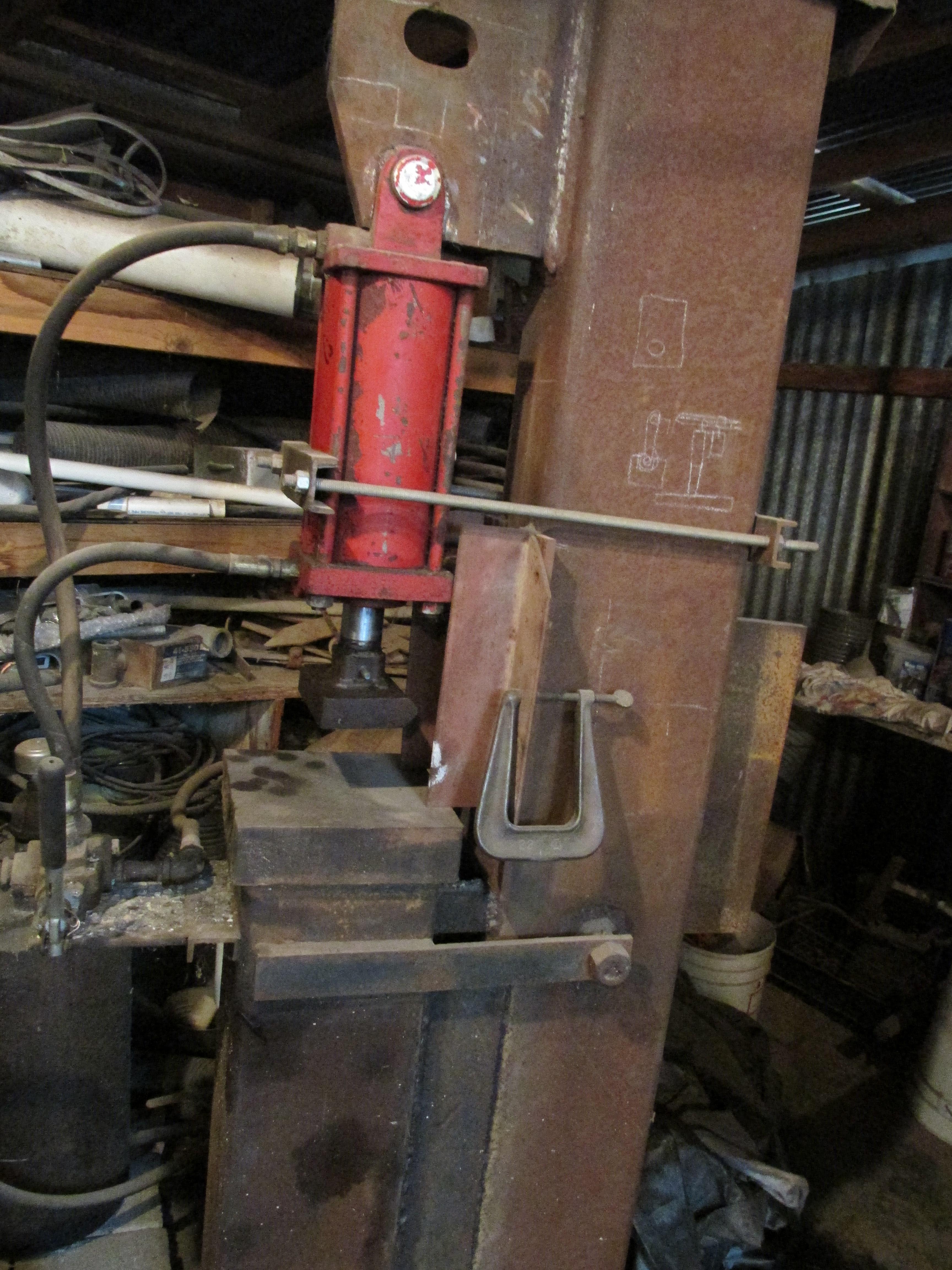 Workshop – Thomas R Lewis Handmade Knives